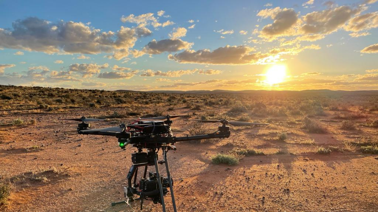 AN AERIAL PERSPECTIVE ON WOLF LIKE ME WITH HELIGUY - Ausfilm